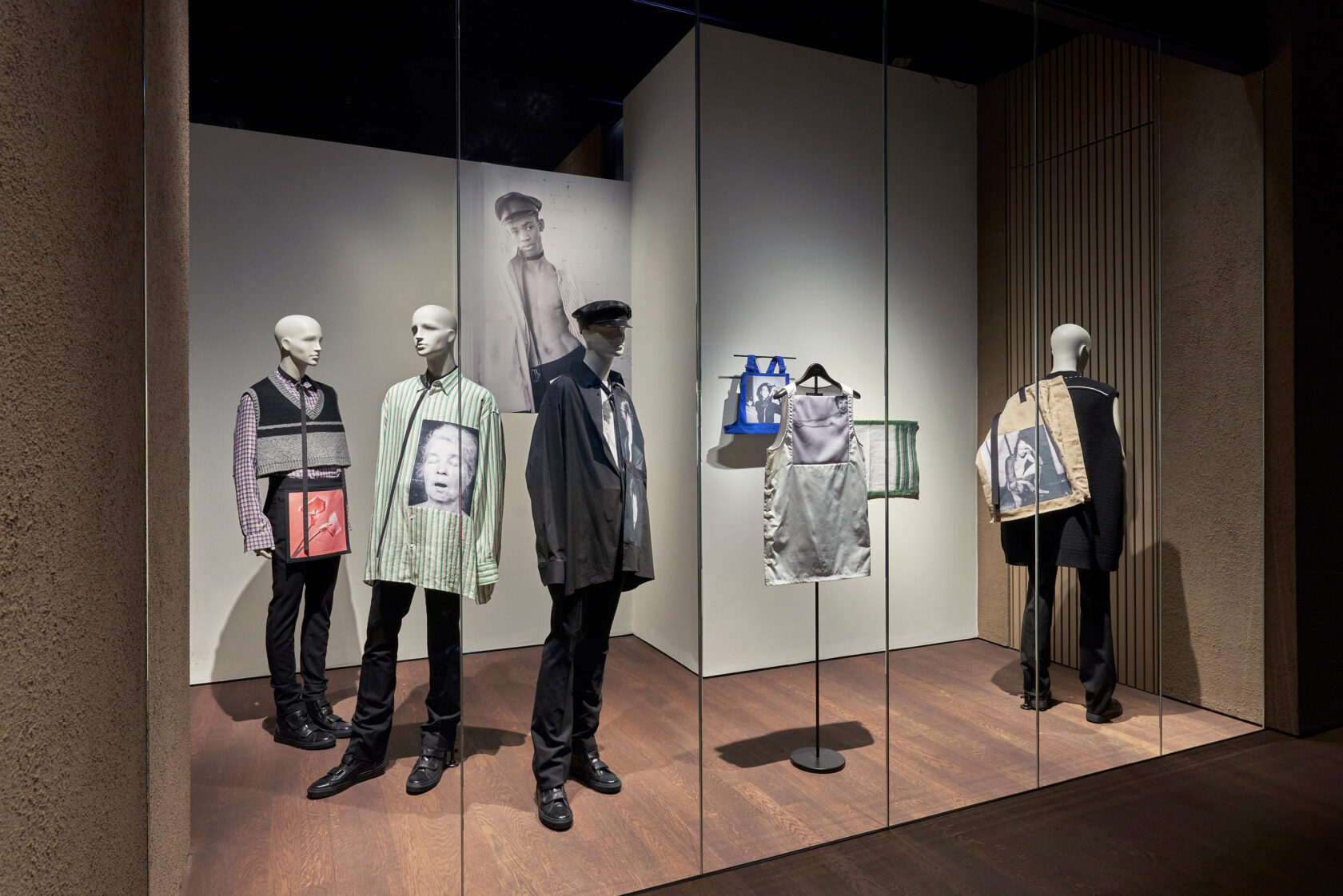 Het verhaal achter Raf Simons / Robert Mapplethorpe / MoMu - ModeMuseum ...