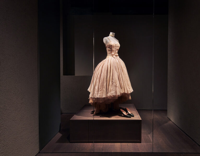 Mode uit de MoMu-collectie / MoMu - ModeMuseum Antwerpen