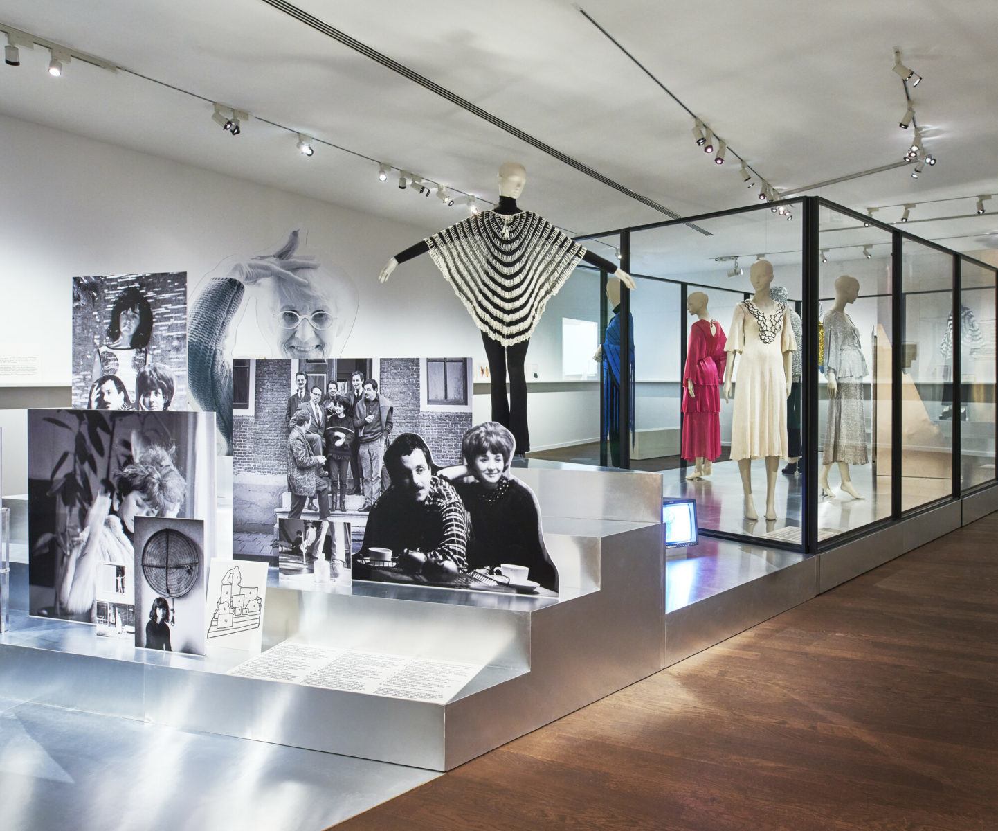 Geometrically Wired. IO Van Oostveldt: Between Clothing and Art / MoMu ...