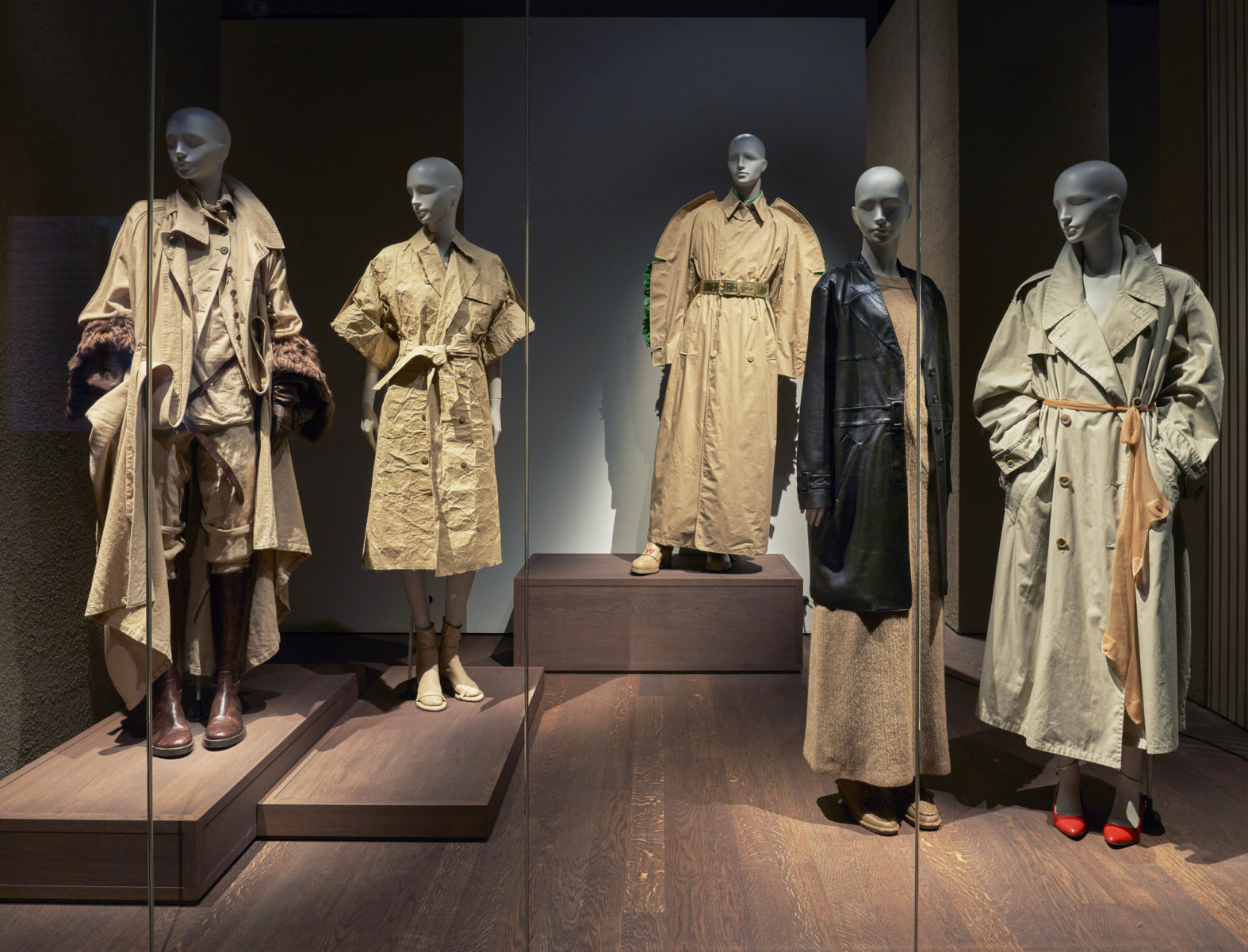 Collection presentation - Fashion from the MoMu Collection / MoMu ...