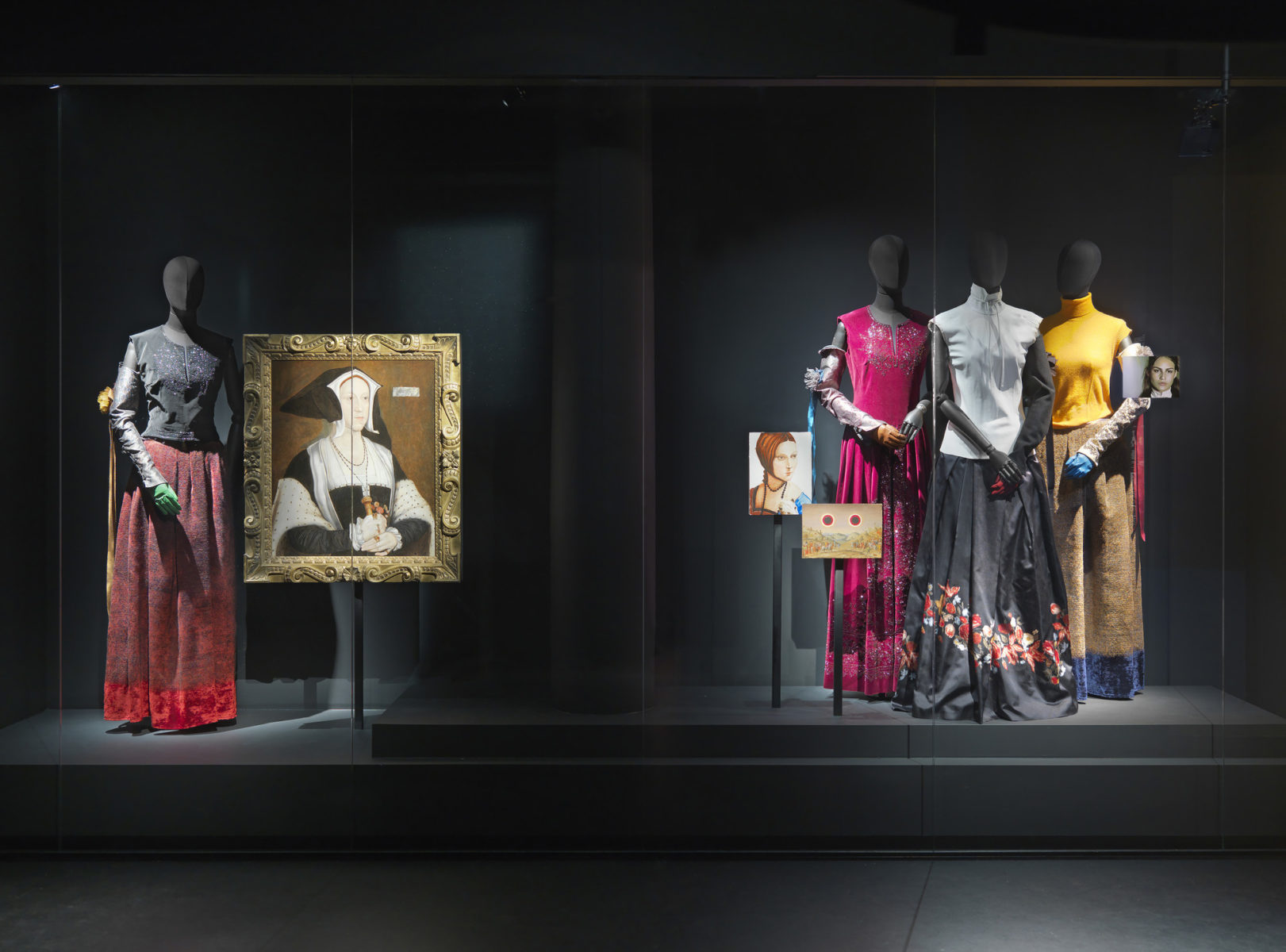 Meet our MoMu Friends / MoMu - ModeMuseum Antwerpen
